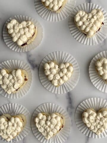 Delicious Mini Heart Cakes (two easy methods!) - Amycakes Bakes