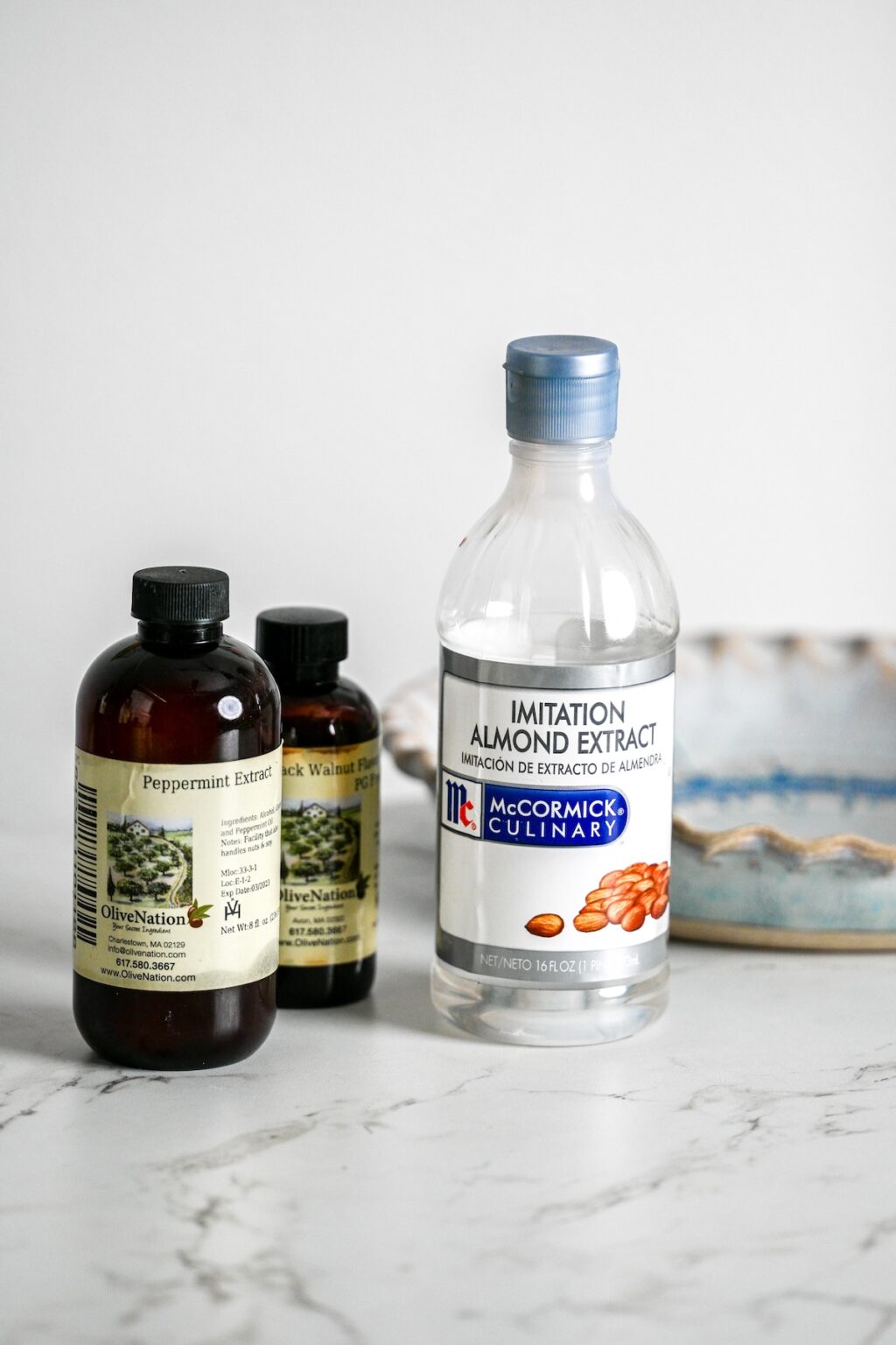 A Baker's Guide to the Best Extracts for Baking Cakes & More - Amycakes ...