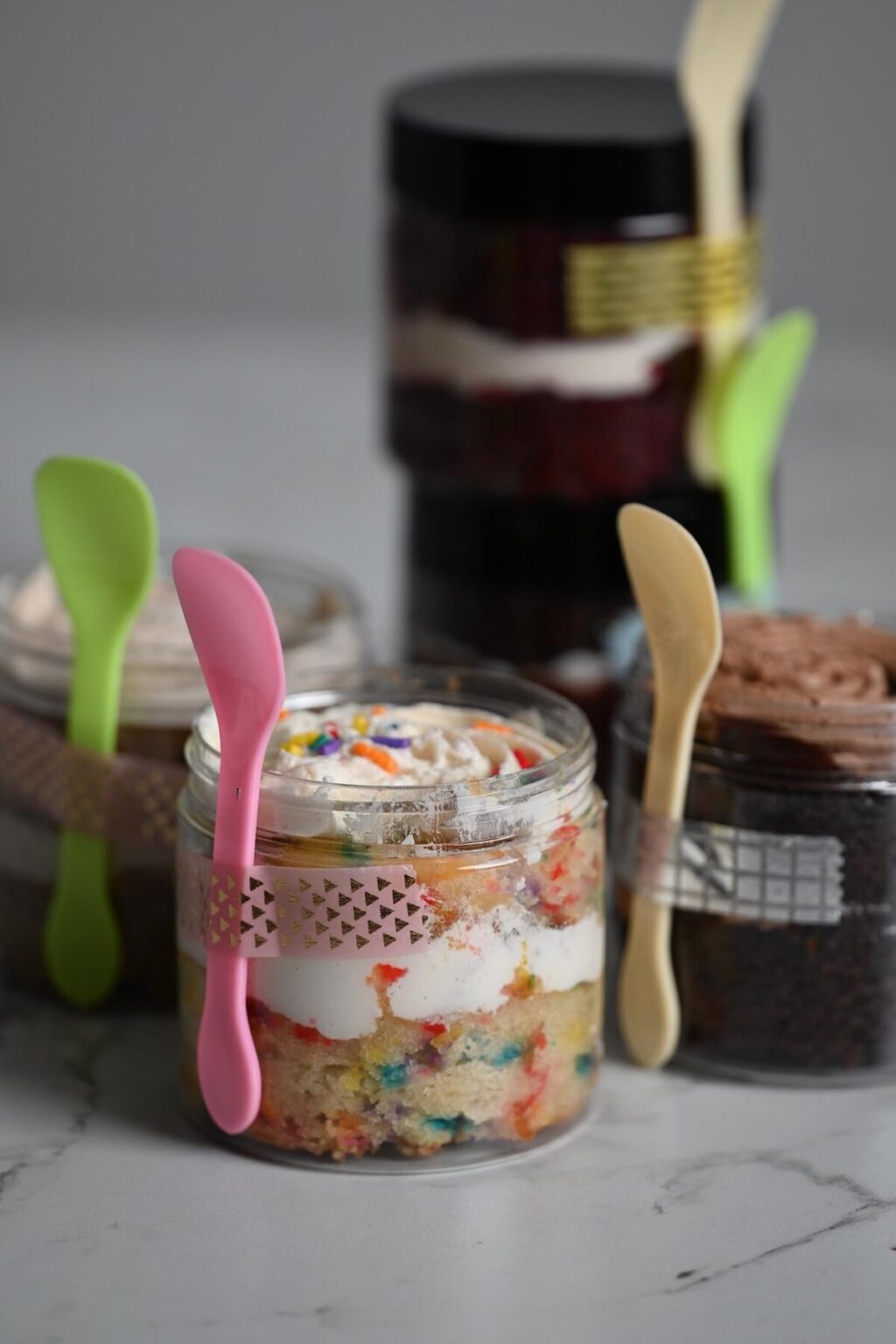 Easy Cake in a Jar Recipe (Mason Jar Cakes) - Amycakes Bakes