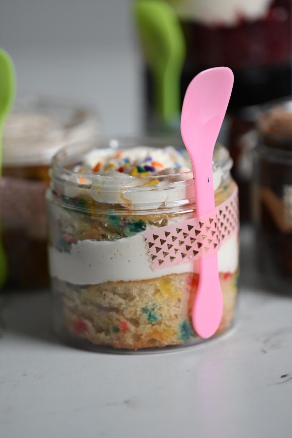 Easy Cake in a Jar Recipe (Mason Jar Cakes) - Amycakes Bakes