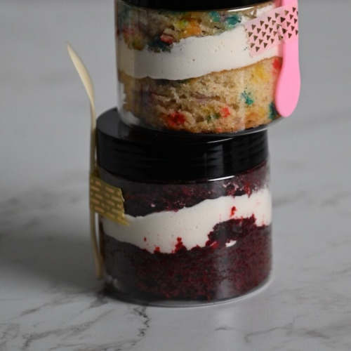 Easy Cake in a Jar Recipe (Mason Jar Cakes) - Amycakes Bakes